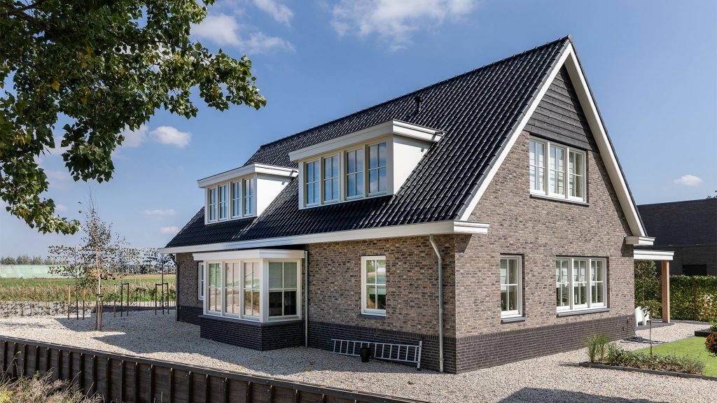 Royale gezinswoning te Oud-Beijerland – Aannemingsbedrijf Roos